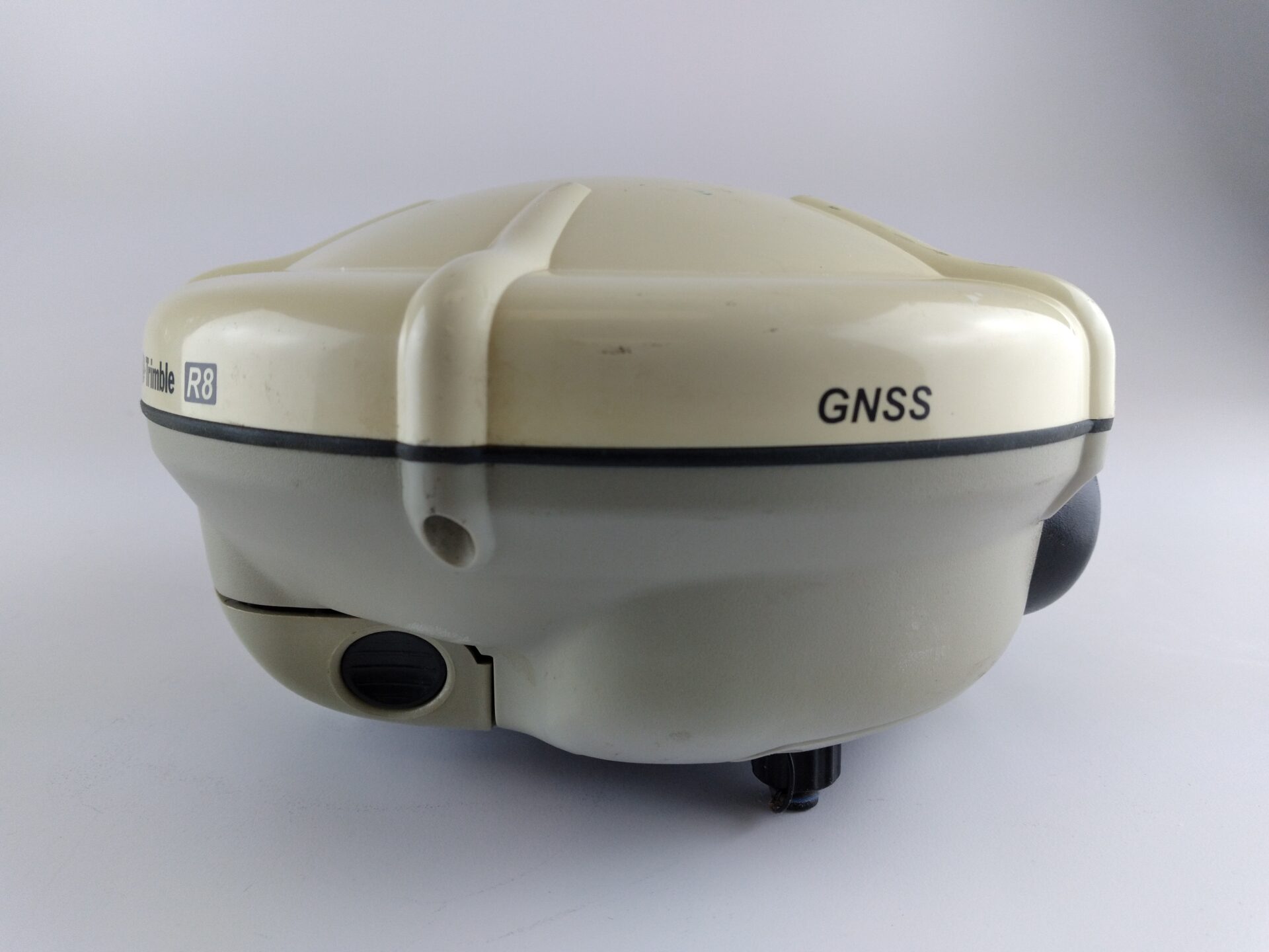 Trimble R8 Model 2 GPS/GNSS Receiver with 450-470 MHz UHF Radio ...